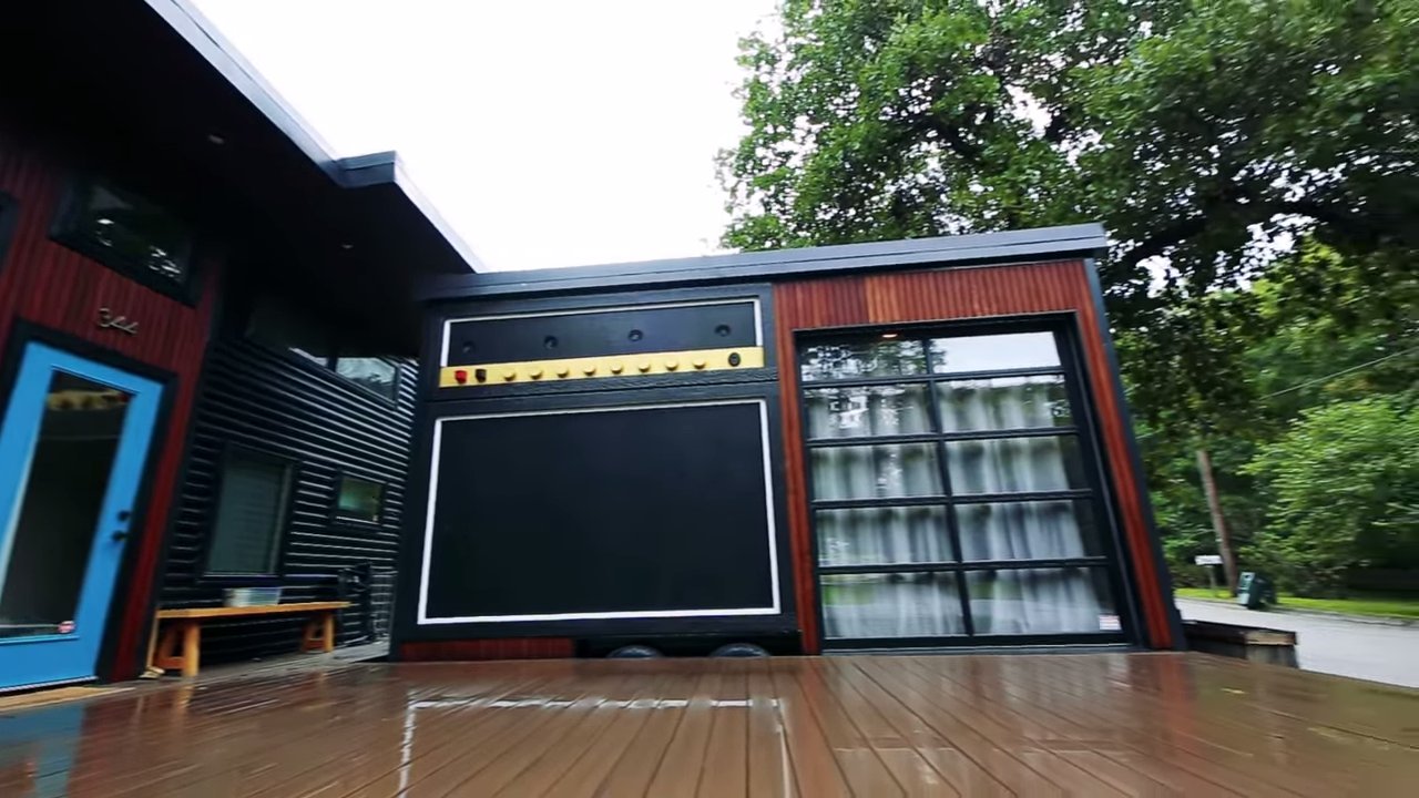 Electric Violinist’s Tiny Cabin with Deck-Connected THOW Music Studio