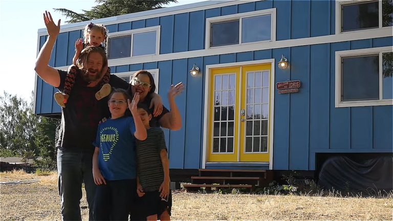 Family of 5 Move Into 365-square-foot TINY HOUSE