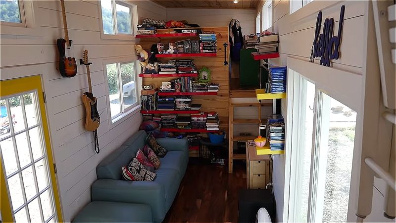Family of 5 Move Into 365-square-foot TINY HOUSE