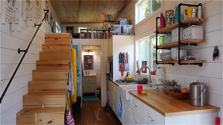 Family of 5 Move Into 365-square-foot TINY HOUSE