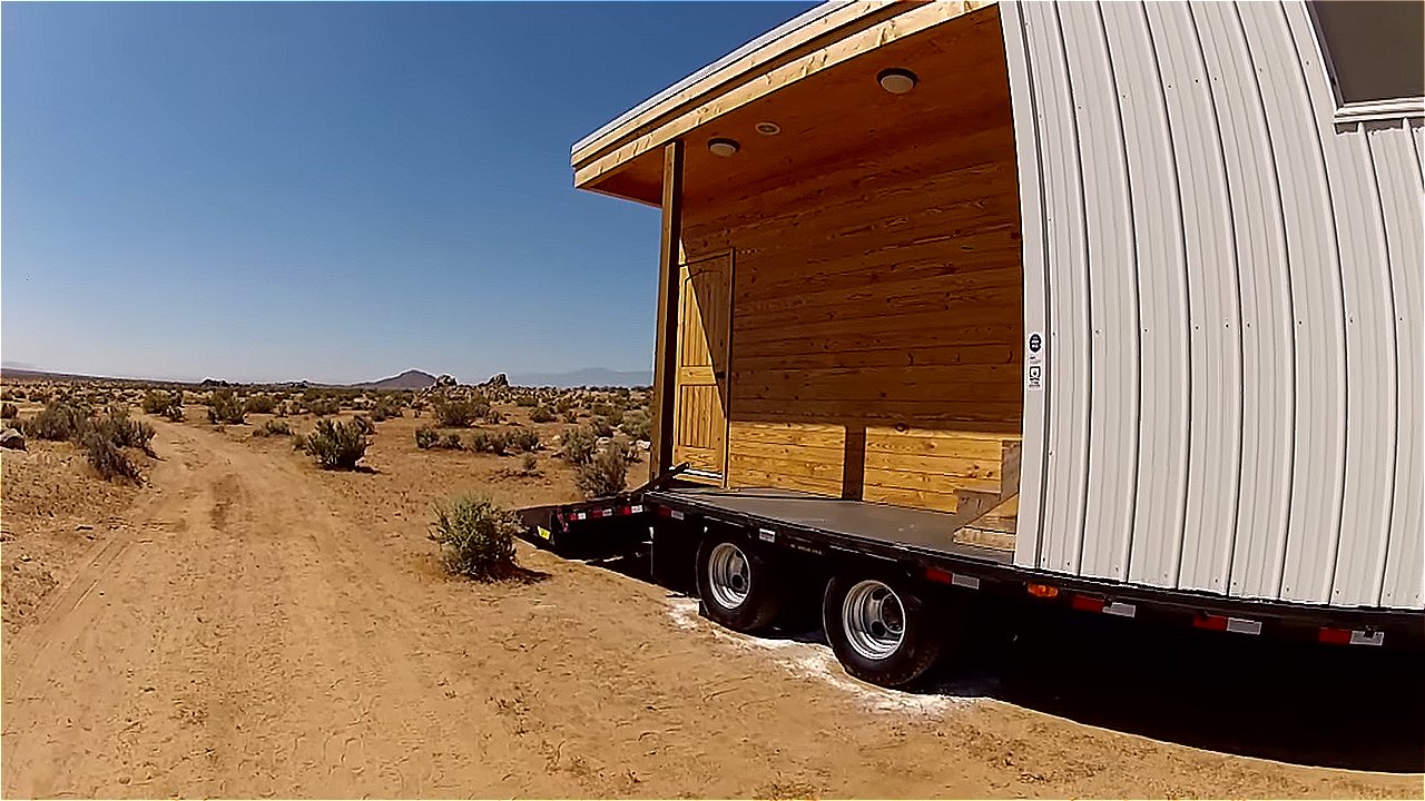 He Built an Off-Grid Tiny House in the Mojave Desert