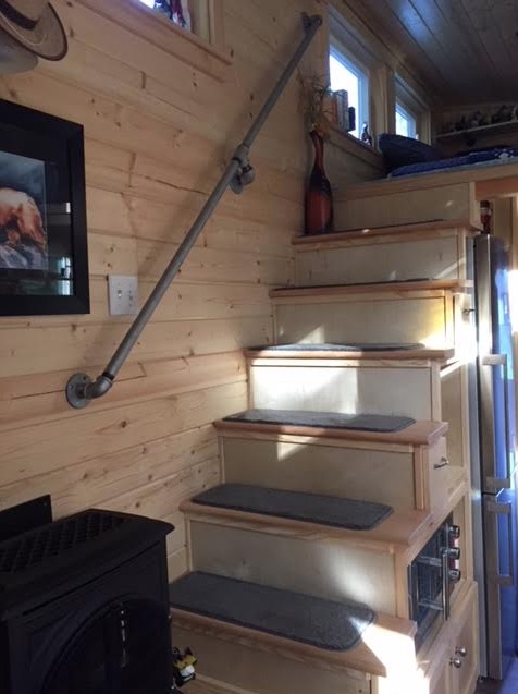 32ft Orca Tiny House in Florence, Oregon For Sale