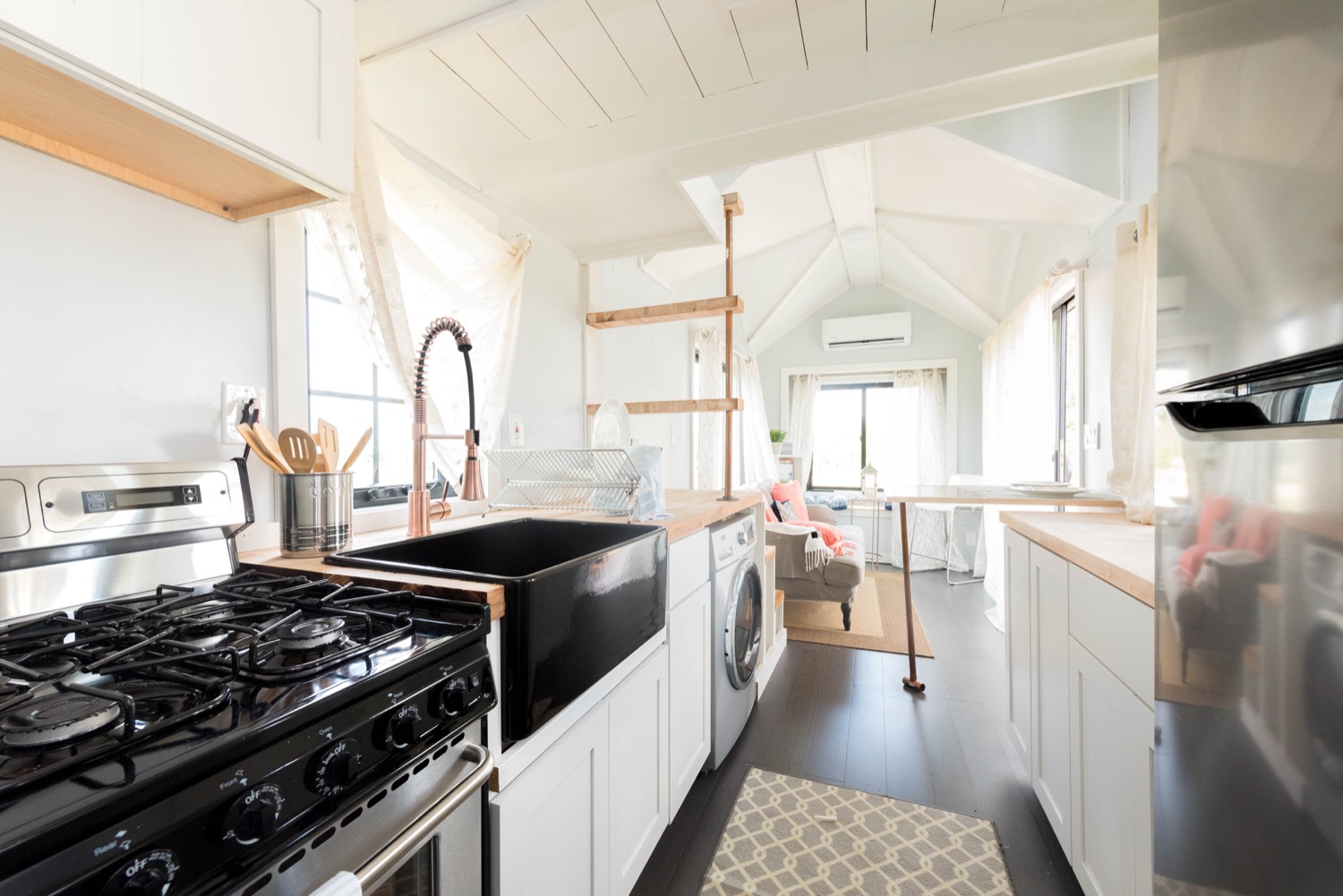 RE/MAX Tiny House to Help Tiny Tots