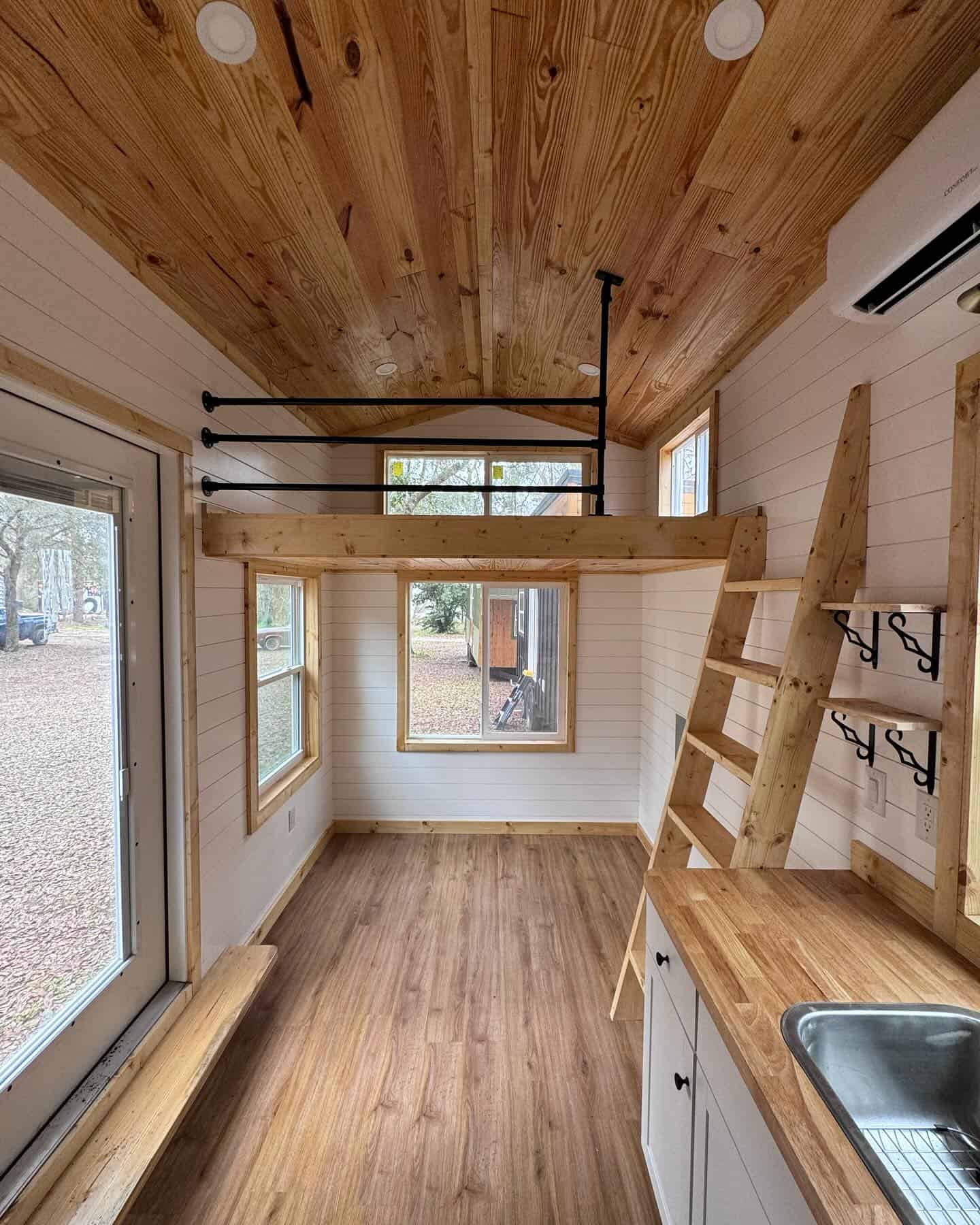 Rasa: Simplify Further Tiny House on Wheels