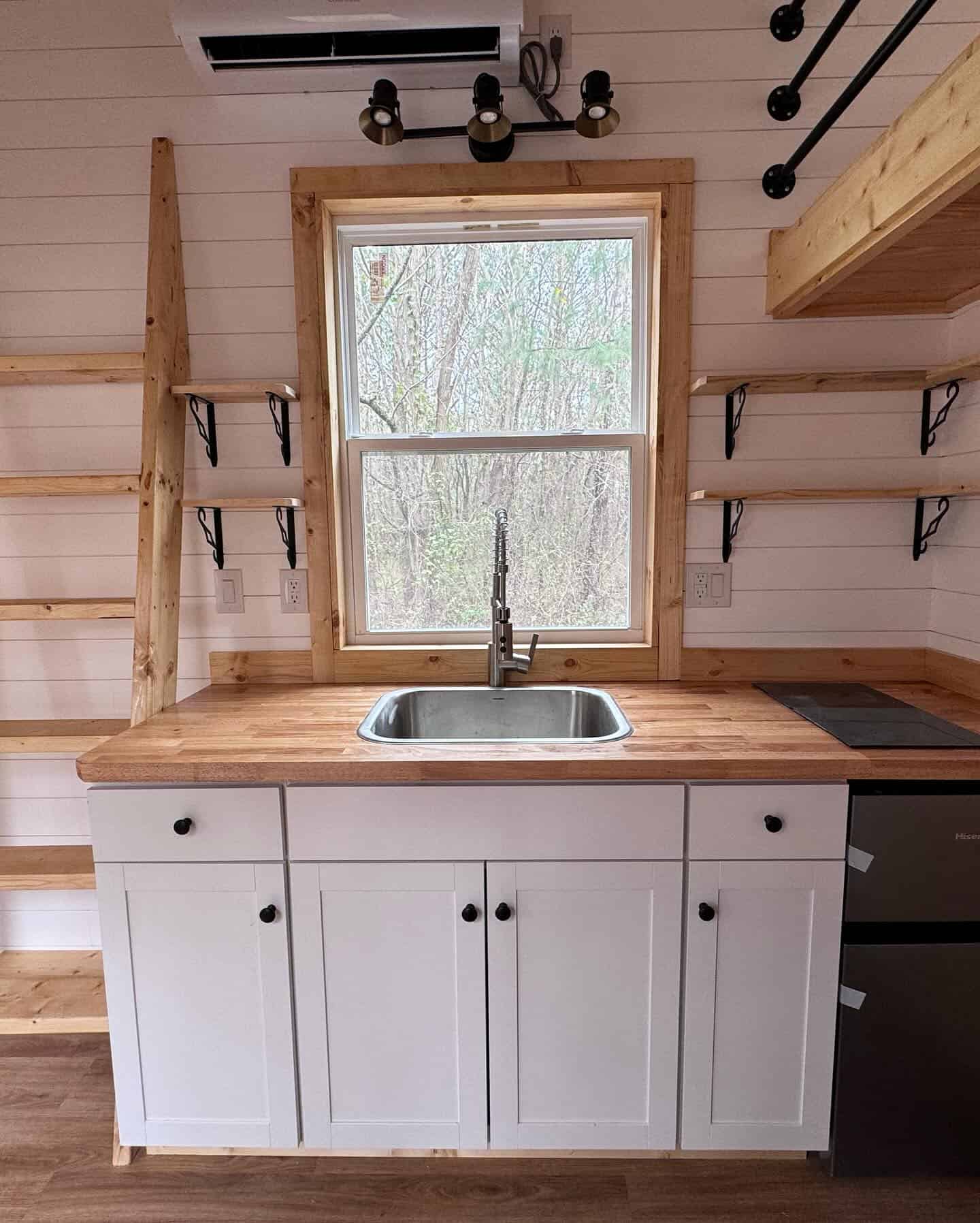 Rasa: Simplify Further Tiny House on Wheels