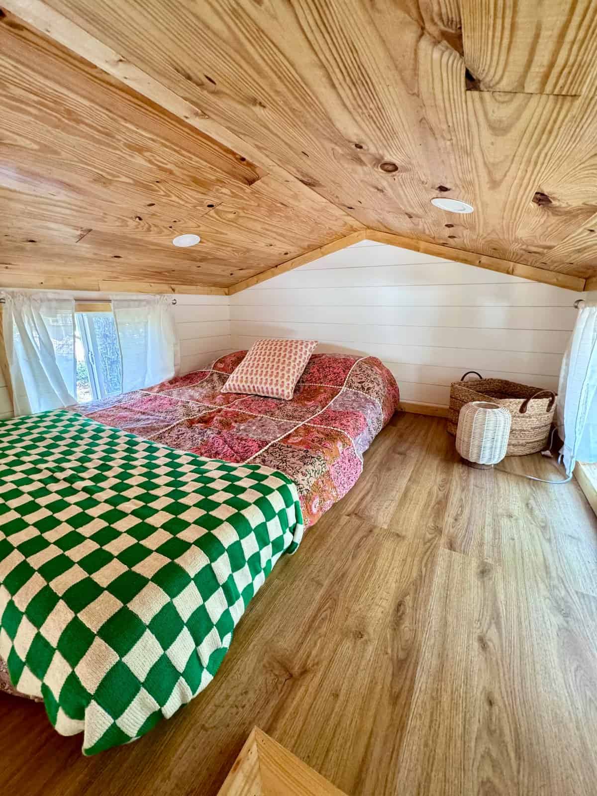 Rasa Tiny Home: A ‘Stay & Tour’ Escape in the Florida Woods by Simplify ...