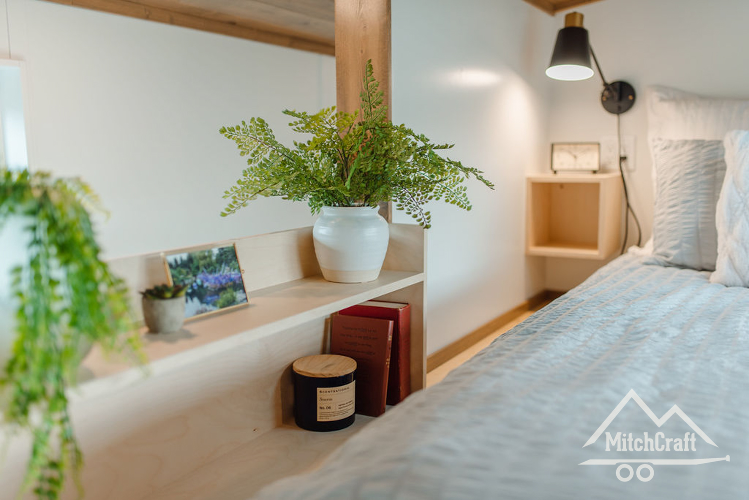 Rebecca’s 10×30 THOW with Standing Room Loft