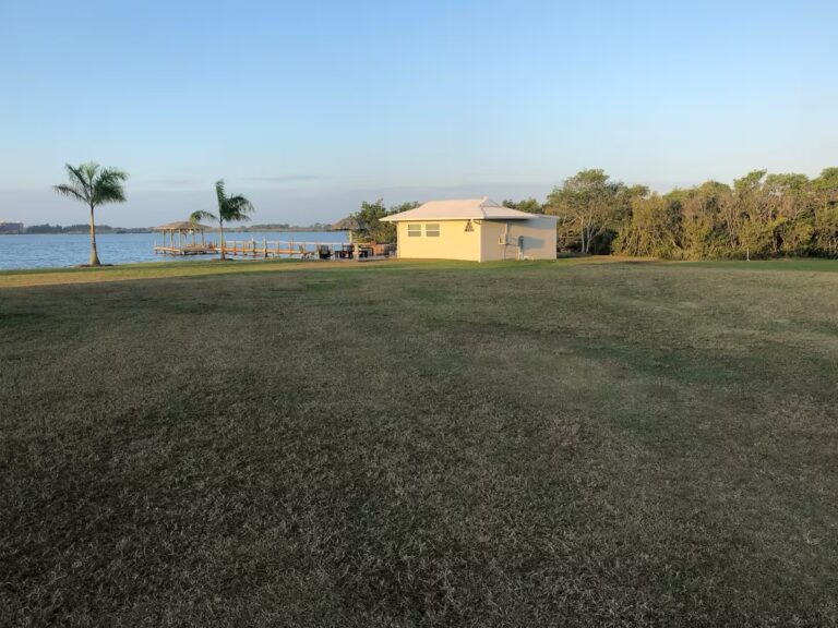 31 Best Cabin Airbnbs in Florida (2025) — Tiny & Cozy Getaways