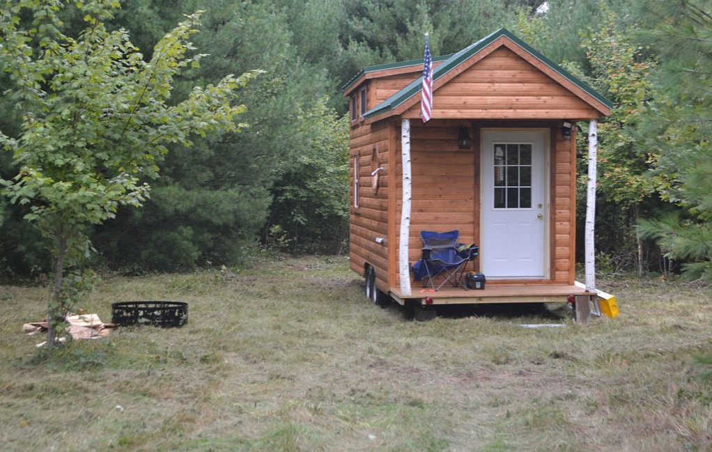 Rolling Cabin: A Tiny House on Wheels Retreat Near the Wisconsin Dells