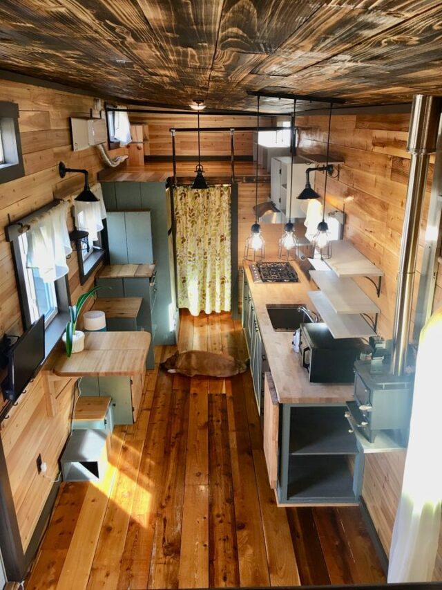 Rustic Pinewood Gooseneck Tiny Home: No Ladders
