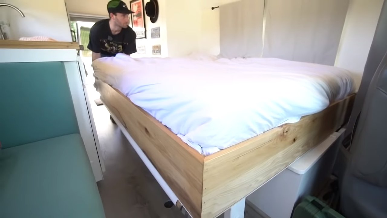 Short School Bus w/ a Murphy Bed!