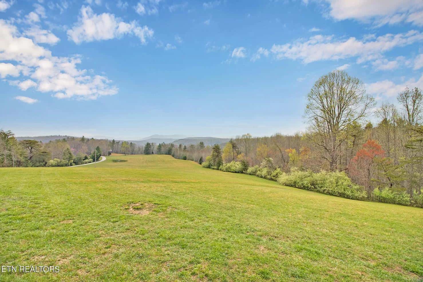 Small Home on 12 Acres in Tennessee with RV & Hookups