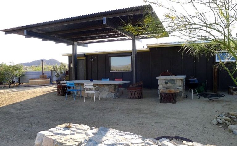 Zen Desert Cabin with Trails to Joshua Tree National Park