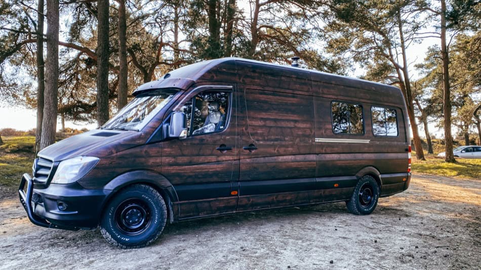 Splinter: The Cabin-Inspired Campervan