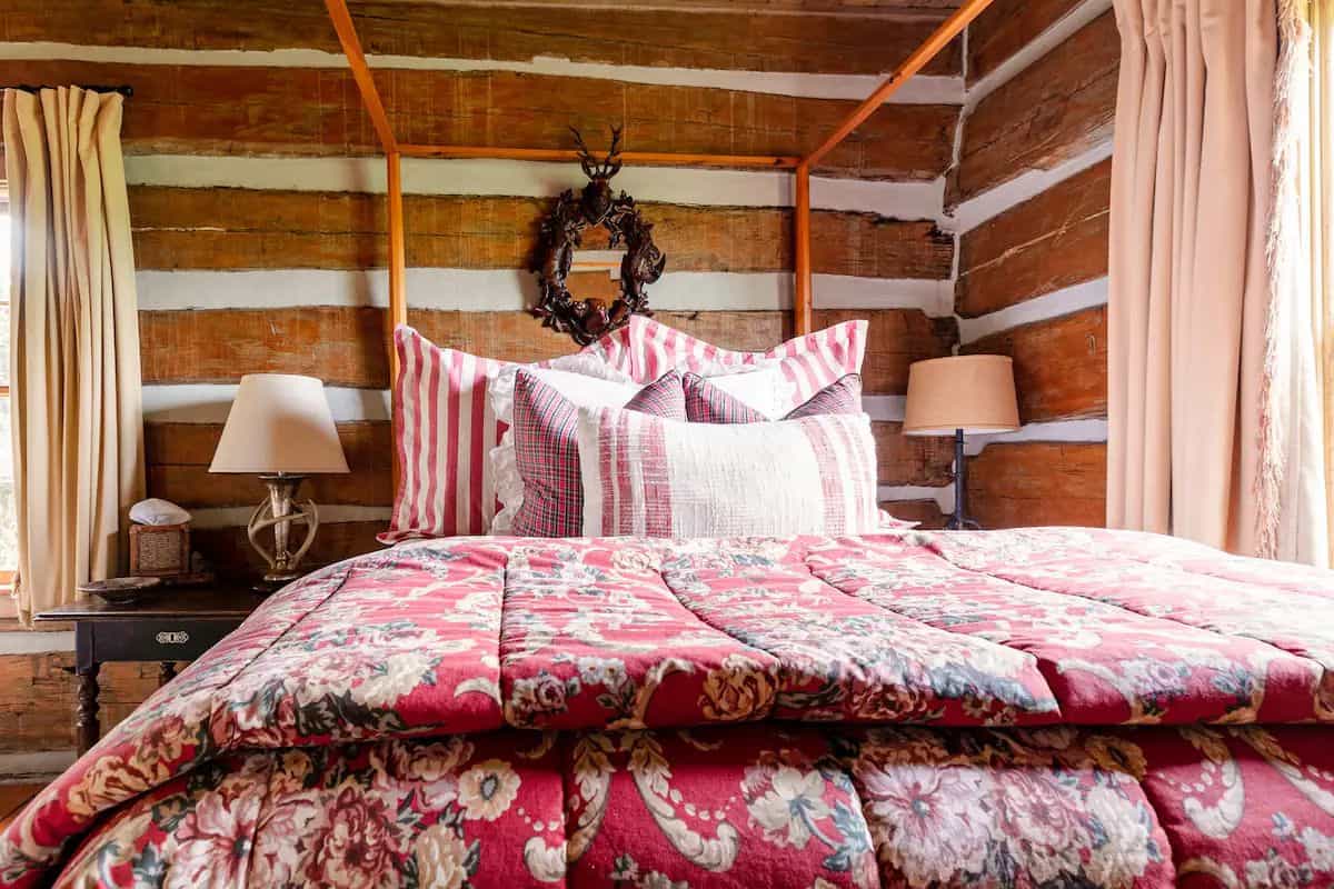 Renovated Kentucky Log Cabin on Stoner Creek