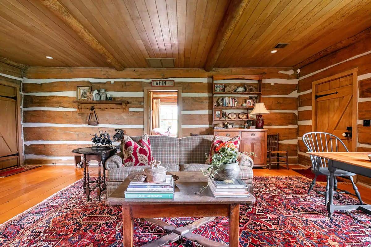 Renovated Kentucky Log Cabin on Stoner Creek