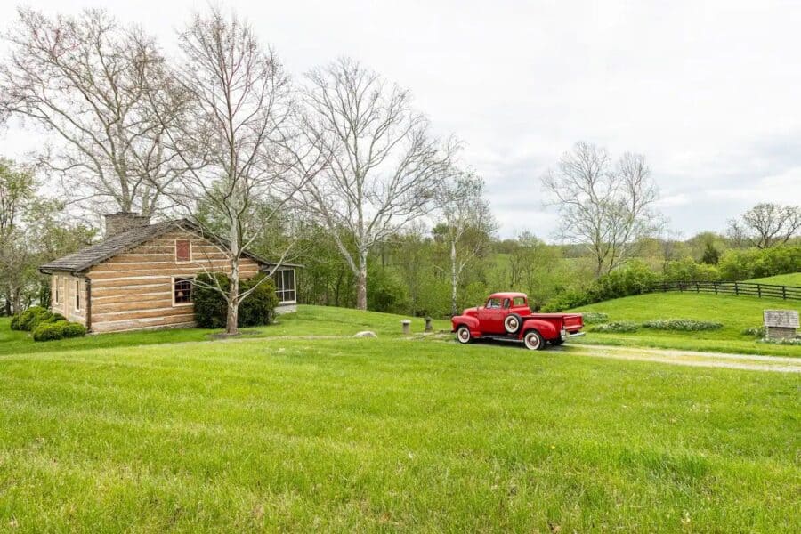 Renovated Kentucky Log Cabin on Stoner Creek