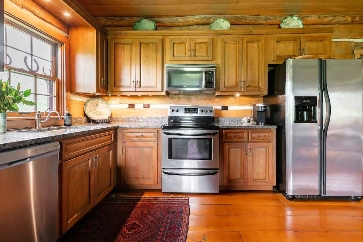 Renovated Kentucky Log Cabin on Stoner Creek