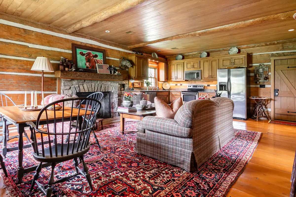 Renovated Kentucky Log Cabin on Stoner Creek