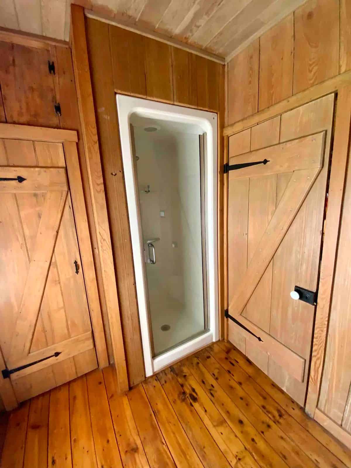 Renovated Kentucky Log Cabin on Stoner Creek