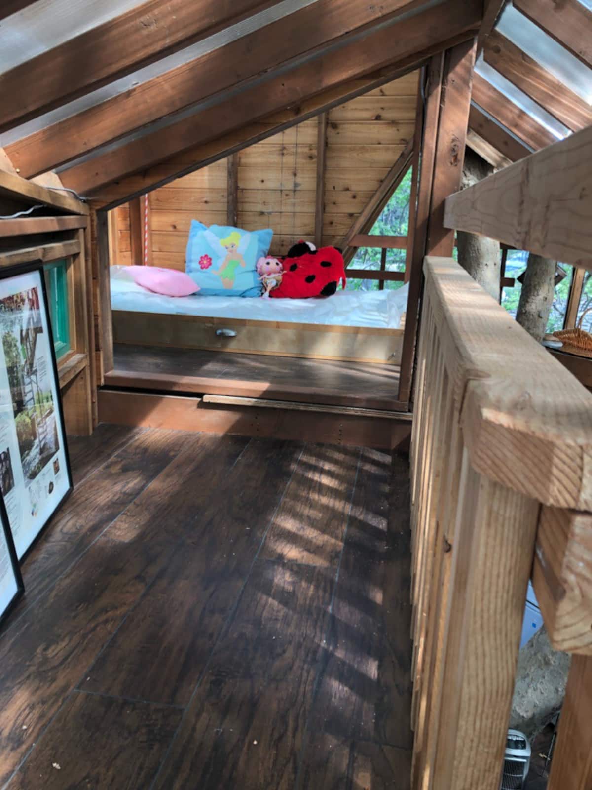 Tarzan Tree House with Hexagonal Bed