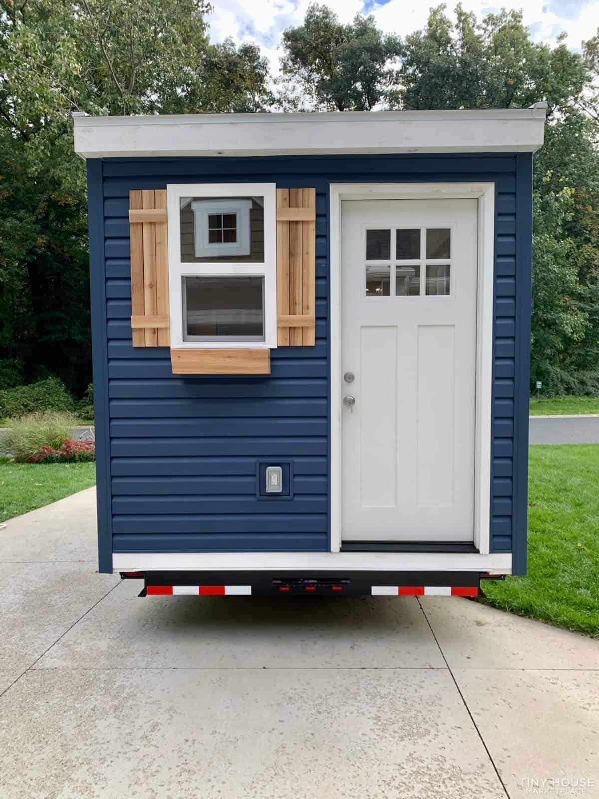 Cozy 20-Foot Single-Level Tiny House for $39.7K: The Ascent by Aspire ...