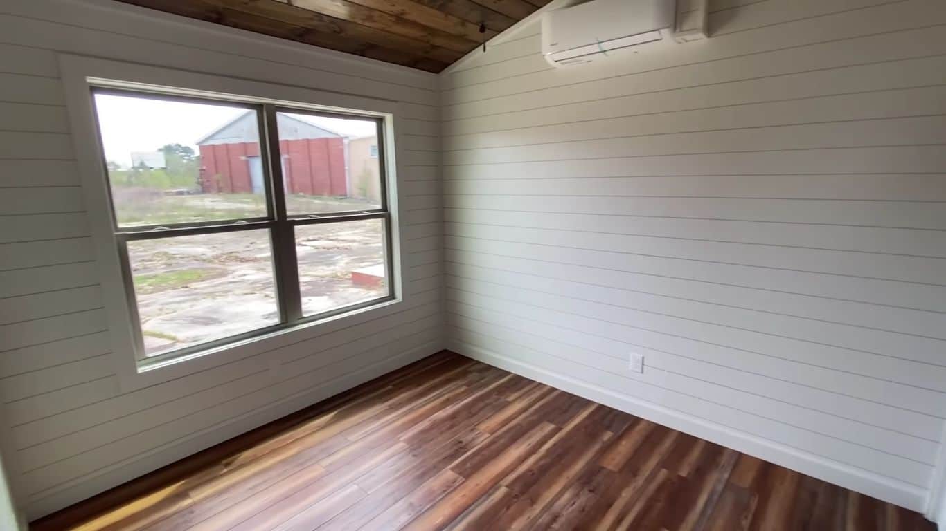 392-square-feet Camp Creek Tiny House by Yesterway Cabin Company