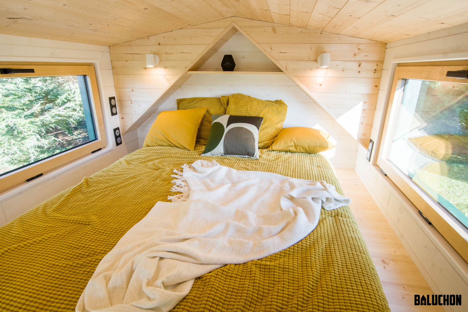 Elise's Custom Baluchon Tiny House For Full-time Living