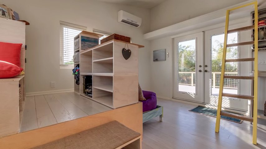 Tiny Surf House in Florida