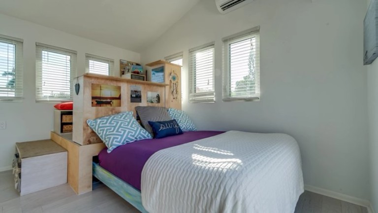 Tiny Surf House in Florida