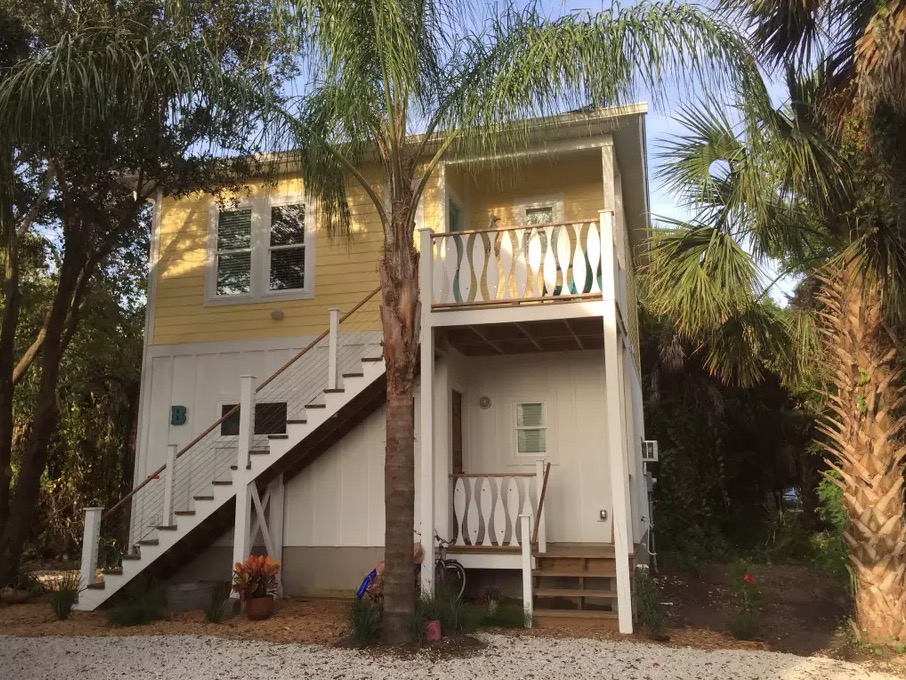 Tiny Tree Cottage in St. Augustine