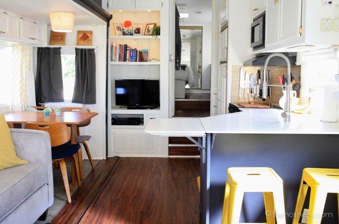 Woman Turns Trailer into Tiny Home That Will Amaze You