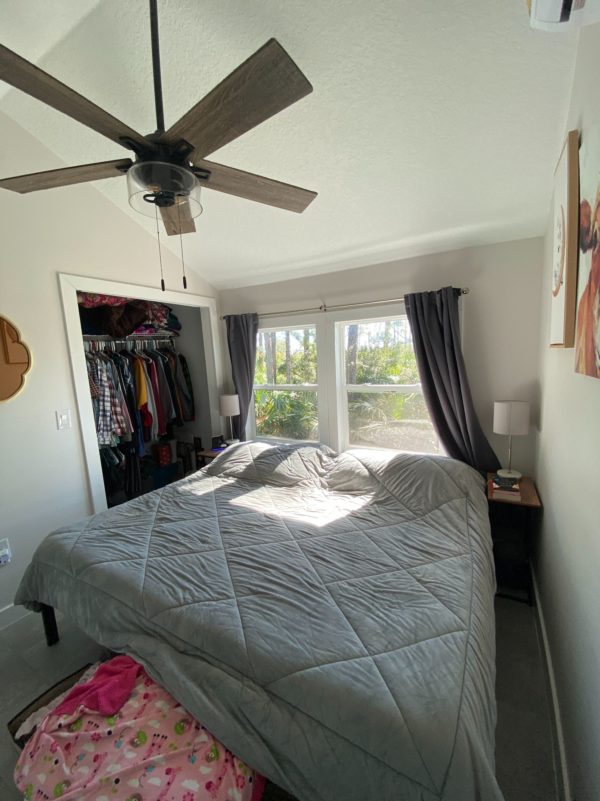 372 Sq Ft Tiny Cottage: No-Loft Bedroom U-Shaped Kitchen Wooded Setting