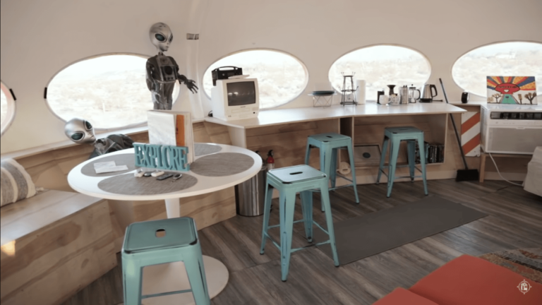 UFO Tiny House in Joshua Tree: Area 55