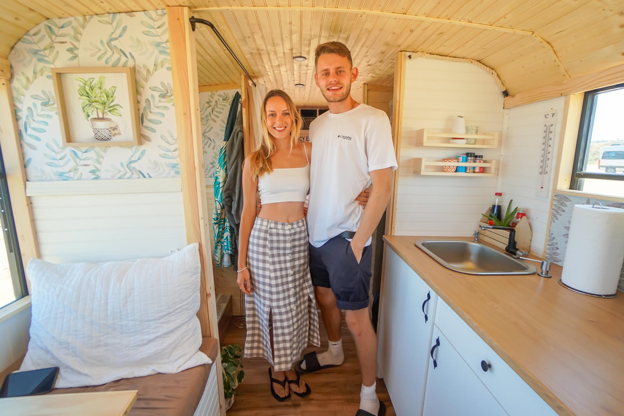 UK Couple Overhauls Bus in 1 Month for US Tour