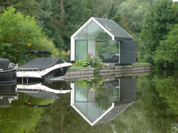 Unique Recreational Lake House Cabin