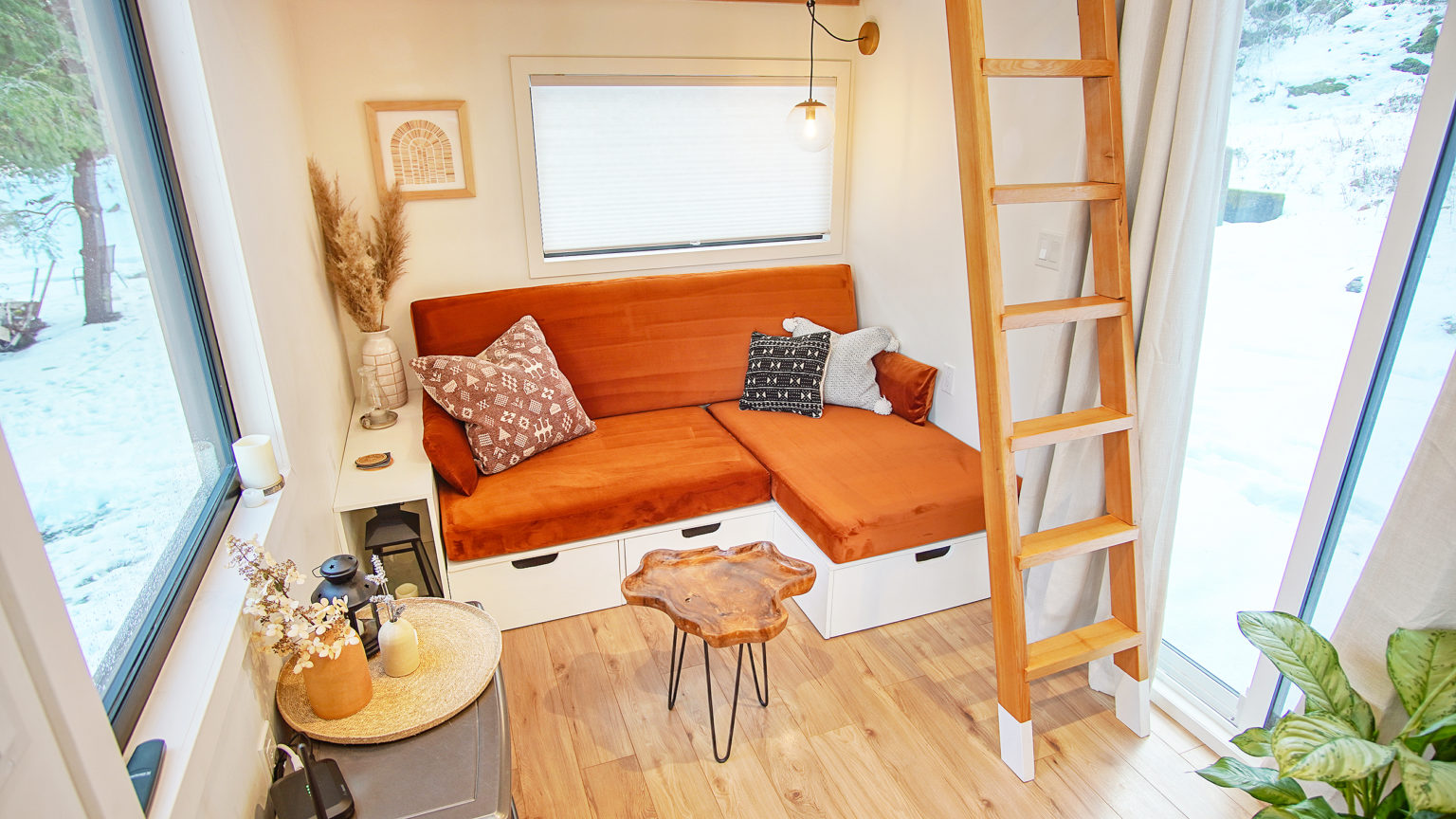 Impressive Modern Tiny House Build with FANTASTIC Interior Design!