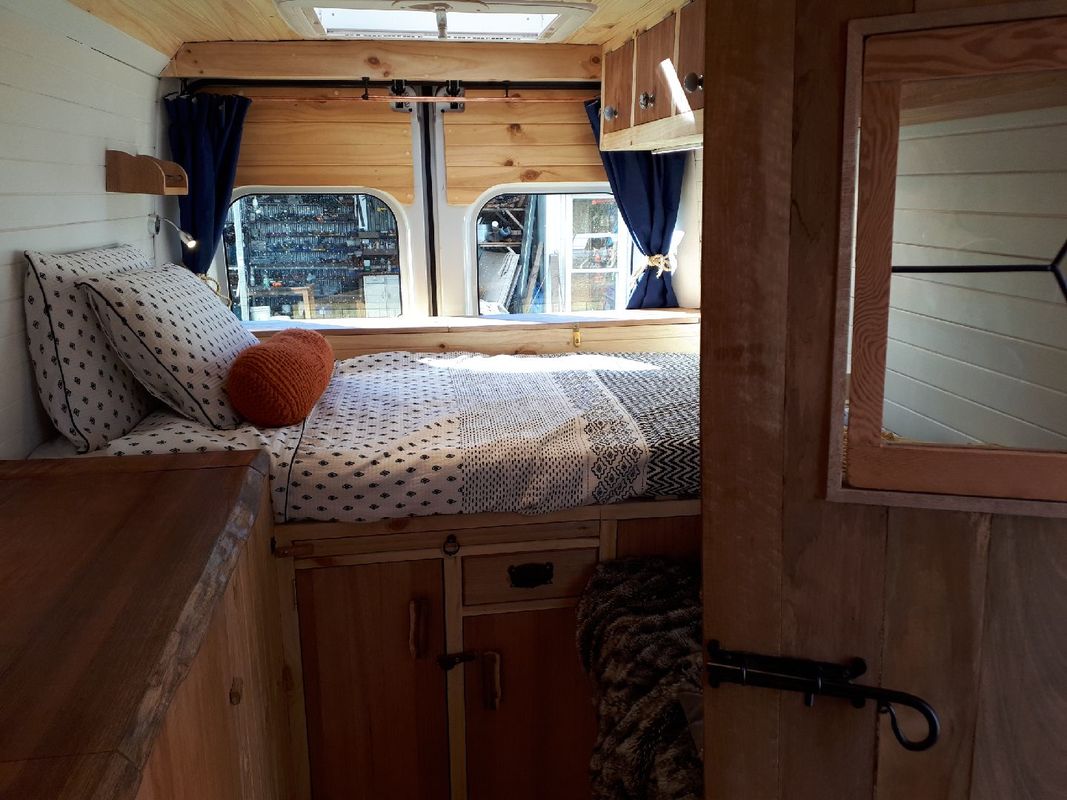 Woman Embraces Van Life to Become Full Time Photographer