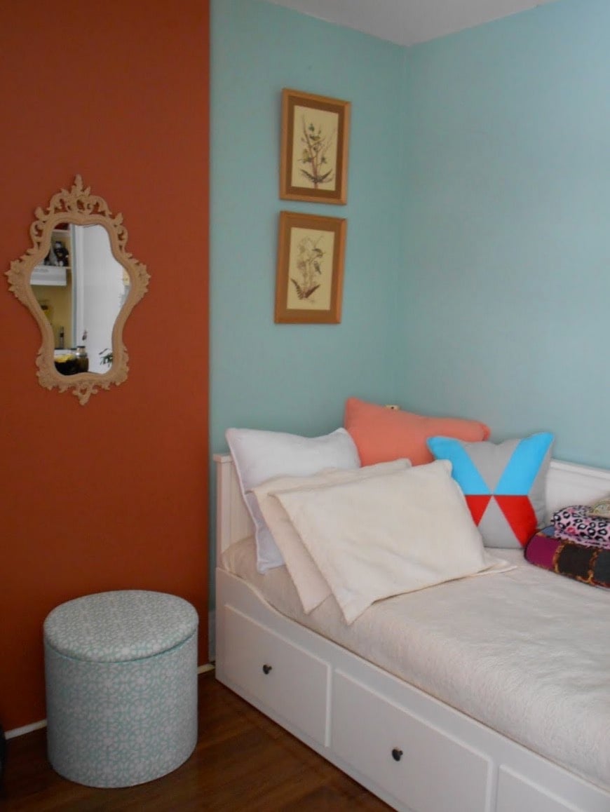 Woman’s 120 Sq. Ft. Tiny Apartment in Toronto