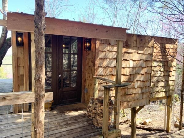 Woodberry’s Farm Treehouse w/ Tons of Rustic Accents