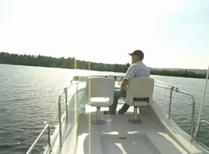 Adventure Craft AC2800: A 28-Foot Trailerable Mini Yacht