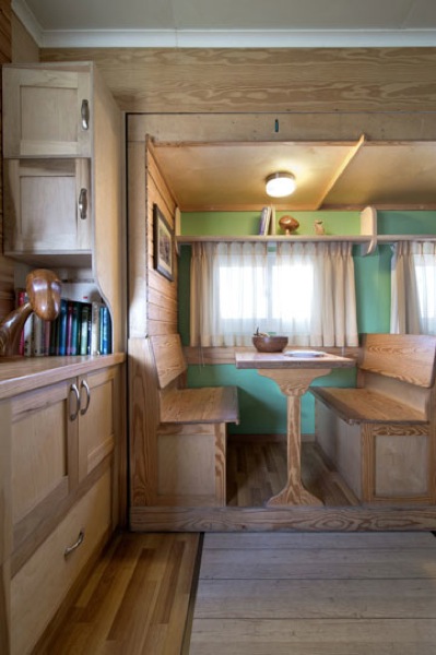 Box Truck Converted into Amazing DIY Solar Mobile Cabin
