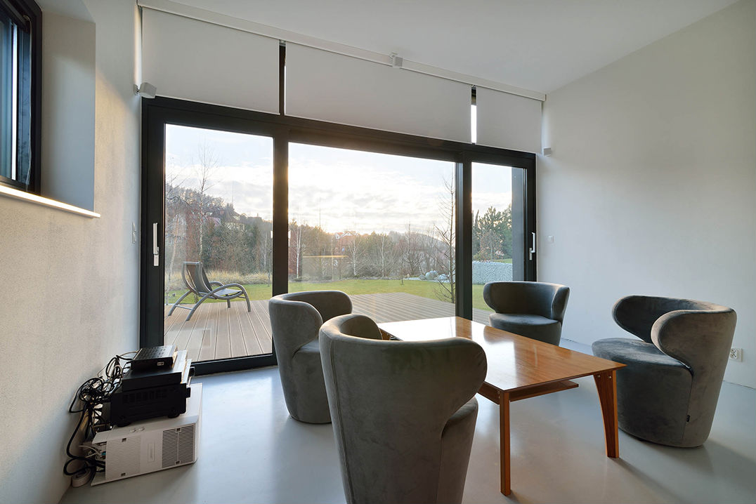 Curved Modern Small Home: The Domo Dom in Poland