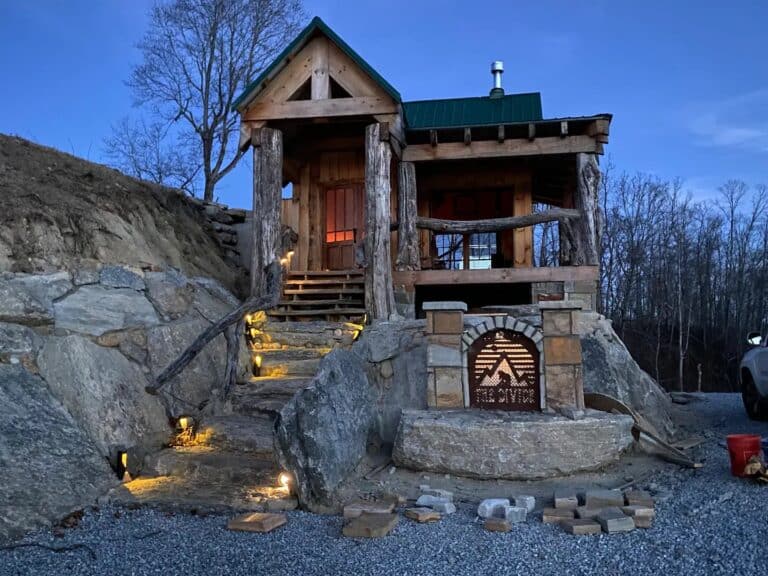 Off-Grid Cabin at Raven Rock Mountain: The Divide Cottage