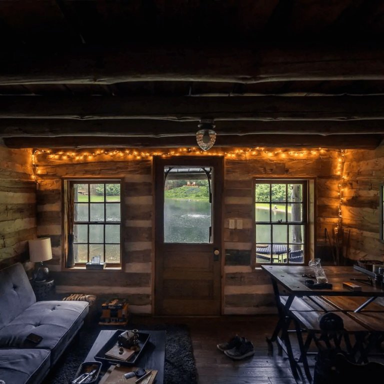 Rustic Tiny Cabin Vacation on Private Pond in Canada!