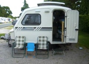 Freedom Microlite: A 9-Foot Pop-Up Caravan Towable by Compact Cars