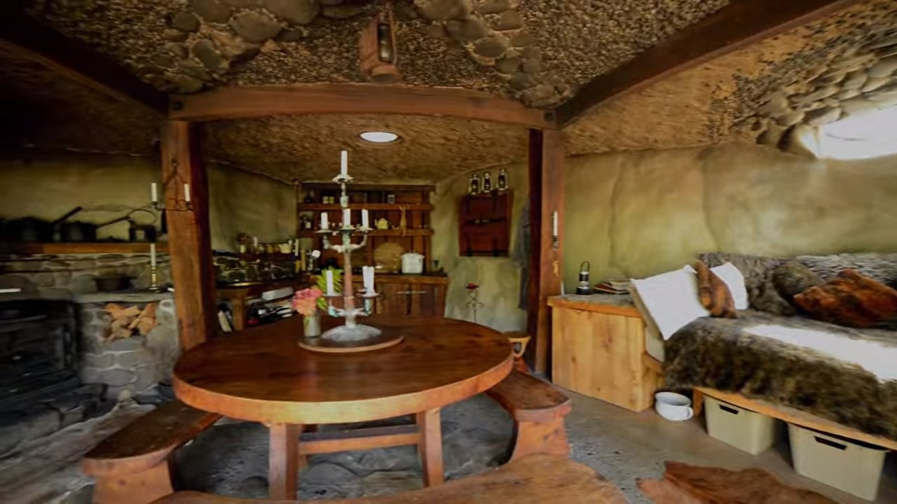 Off-Grid Hobbit-like Cave Home Built into a Hillside