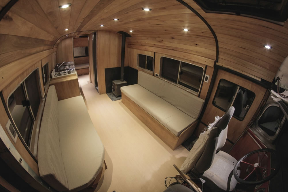 Off Grid Bus Motorhome to Take Your Vacation on the Road