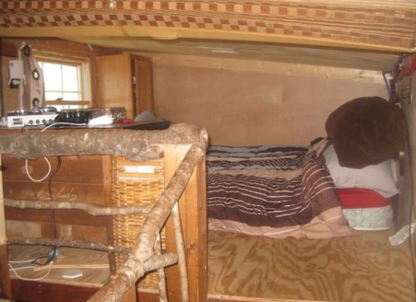 Man Builds Tiny House for Less Than $5k for his Family