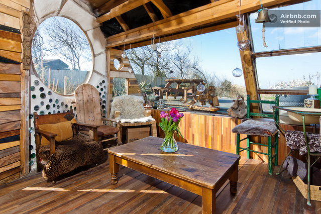 The Owl House Micro Cabin: Funky Simple Living or Hip Vacation Rental?